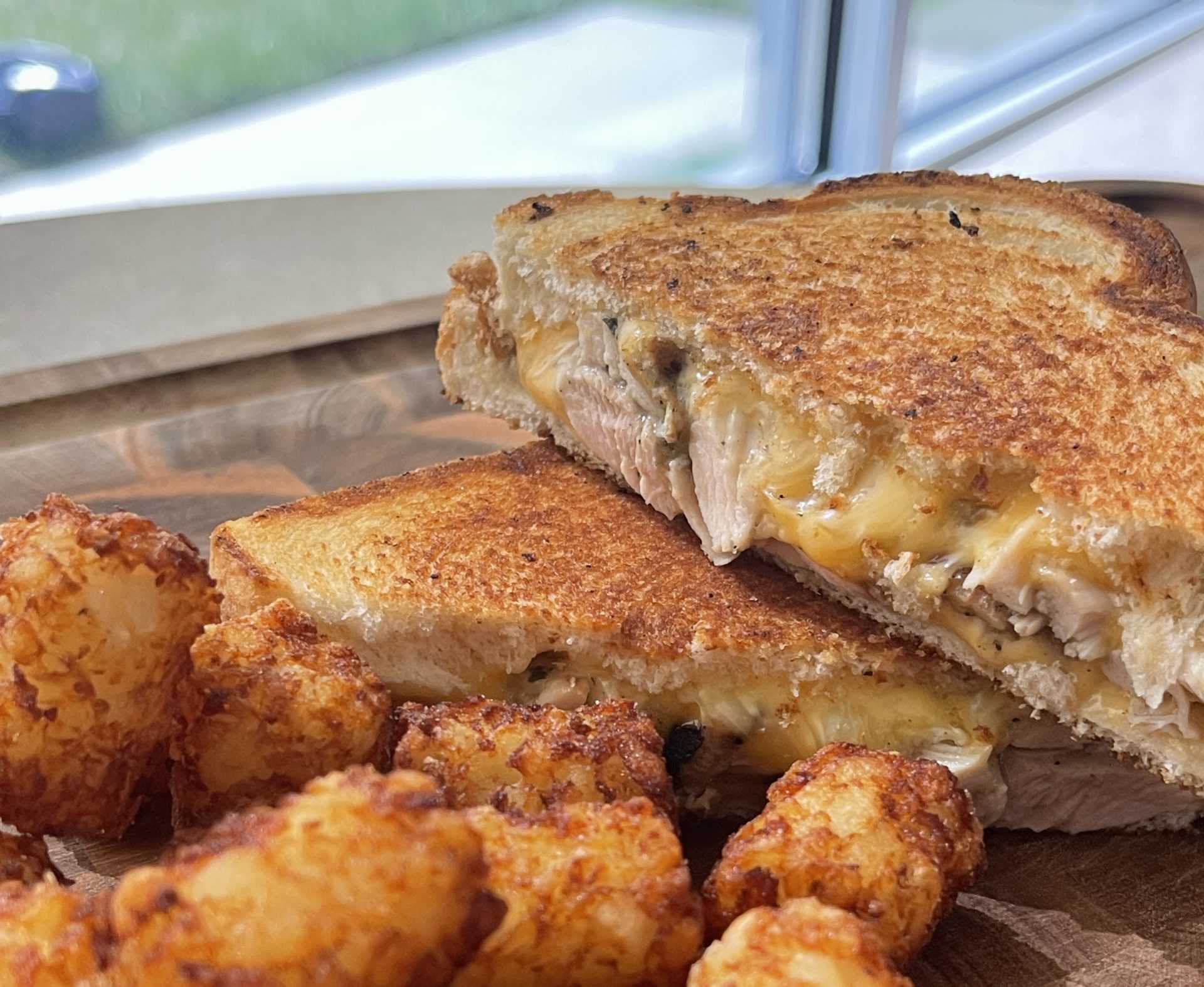 Southwest Tomatillo Salsa Chicken Grilled Cheese Sandwich | Fuchs ...